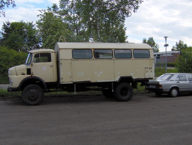 Monnÿ's Mercedes-Benz LA 710 KR